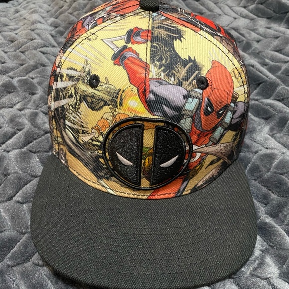 Marvel | Accessories | Mens Deadpool Original Graphic Snapback Hat ...